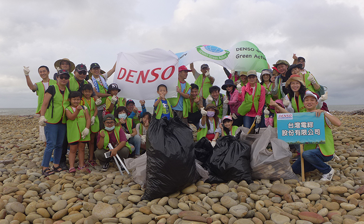 Natural symbiotic action | EcoVision | Commitment to the Environment ...